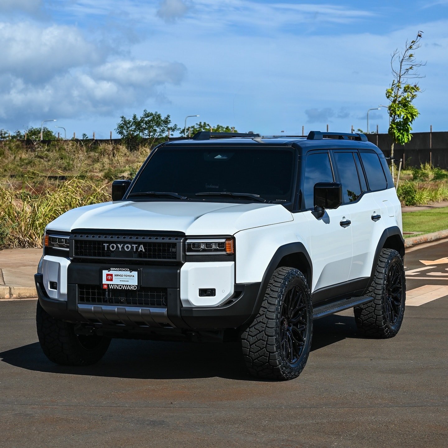 White and Black, Lifted Toyota Land Cruiser Looks Like an Off-Road ...