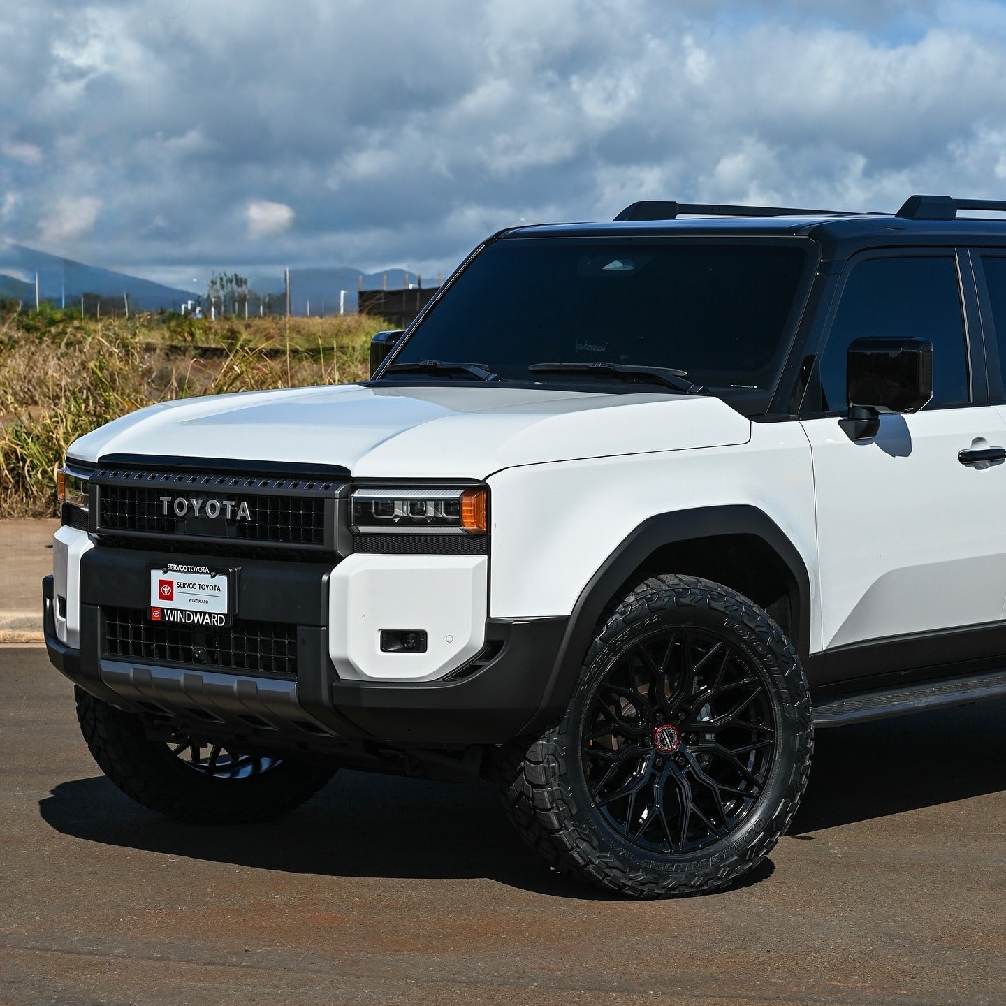 White and Black, Lifted Toyota Land Cruiser Looks Like an Off-Road ...