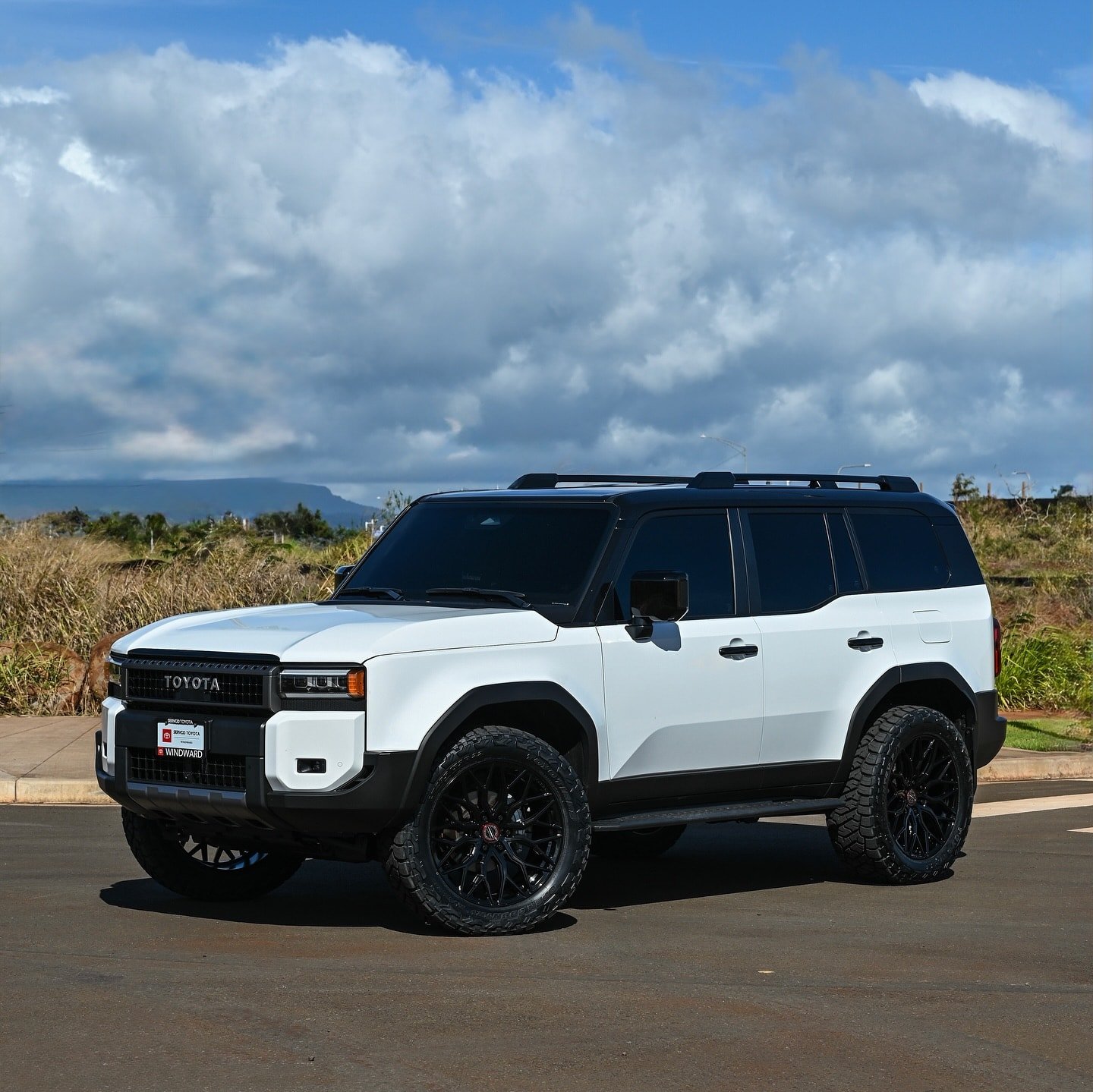 White and Black, Lifted Toyota Land Cruiser Looks Like an Off-Road ...